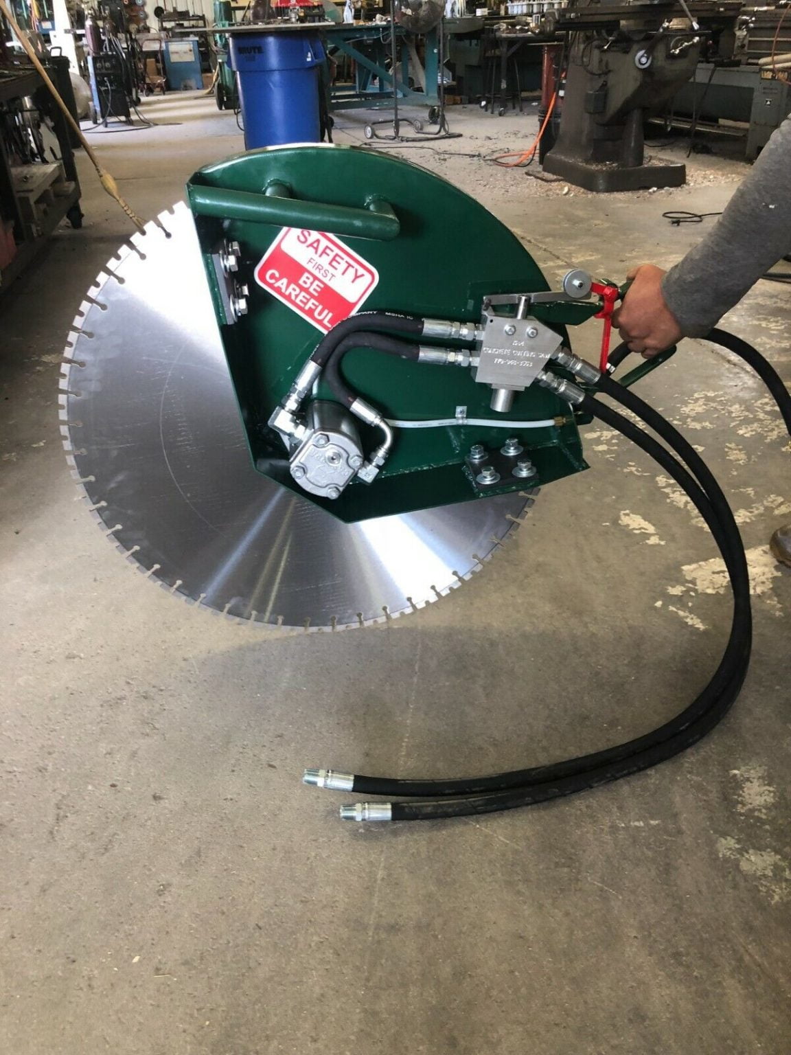 24″ Concrete Cutting Hydraulic Angled 45 degree Flush Combo Saw